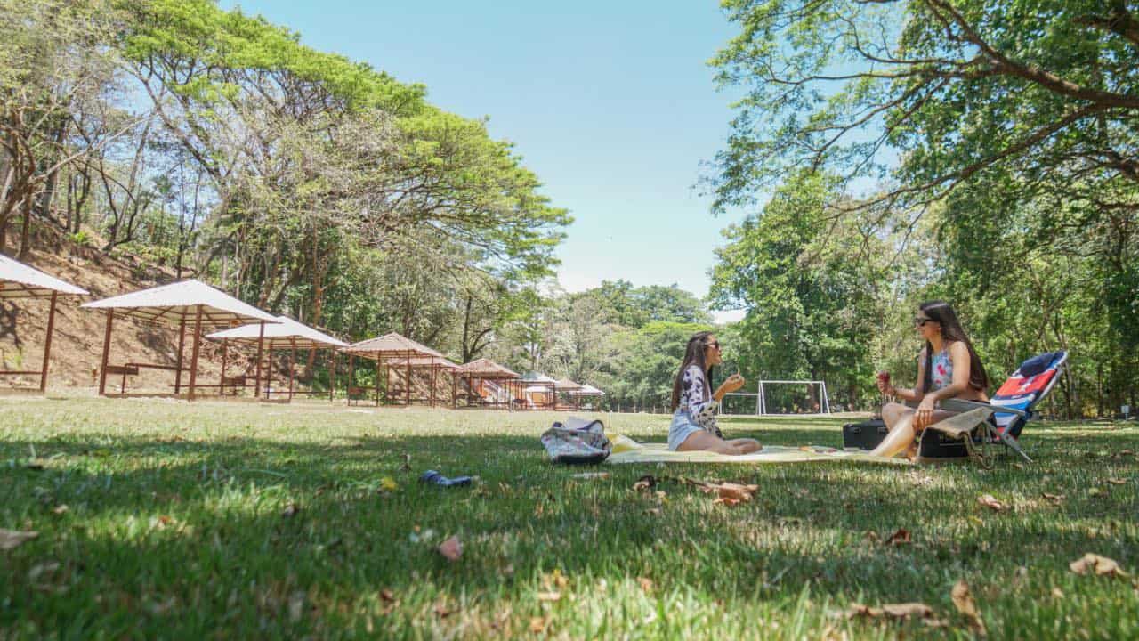Aventura y Camping Poza Blanca - Camping.cr